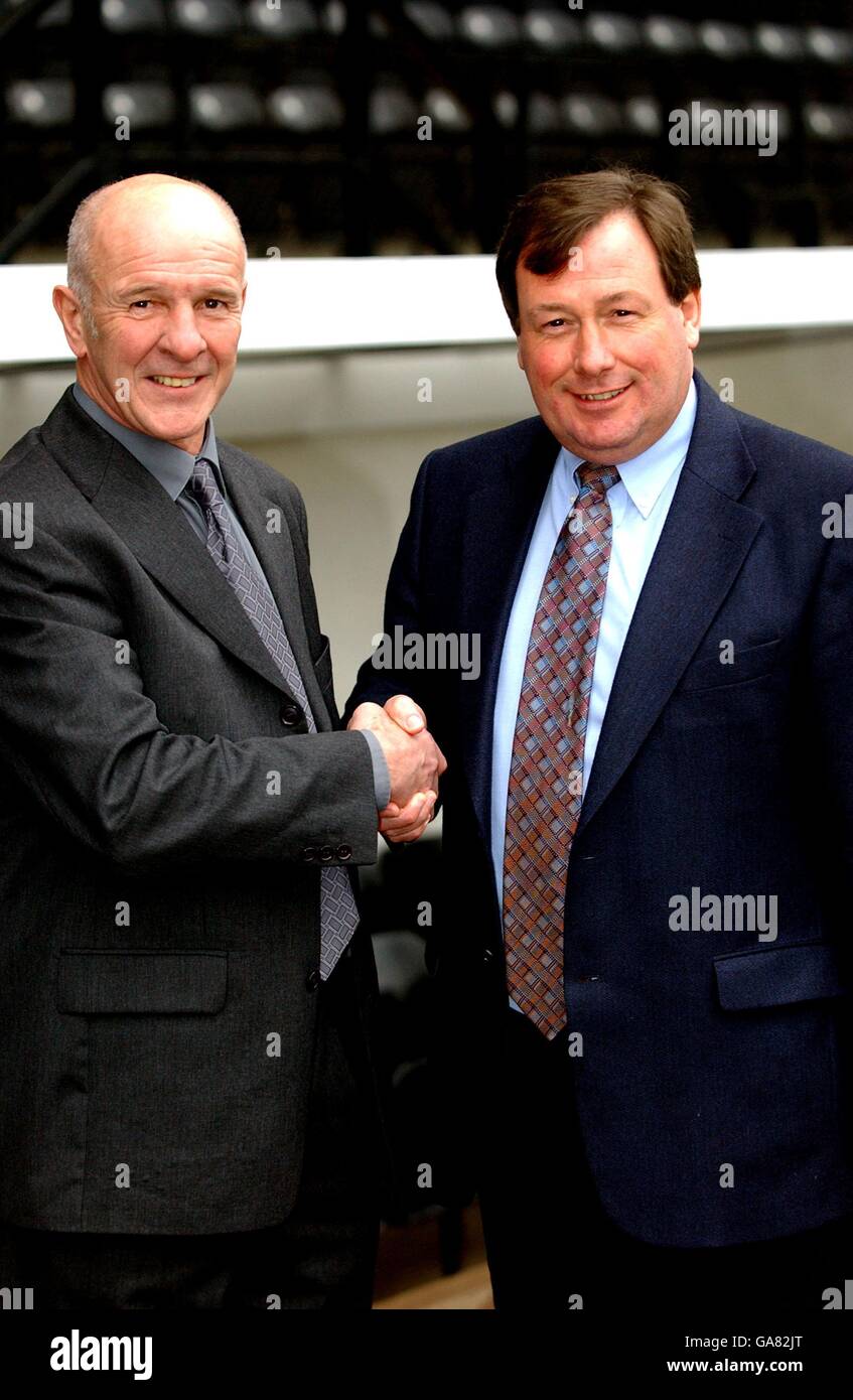 l-r; Notts County's new manager Billy Dearden shakes hands with his new ...