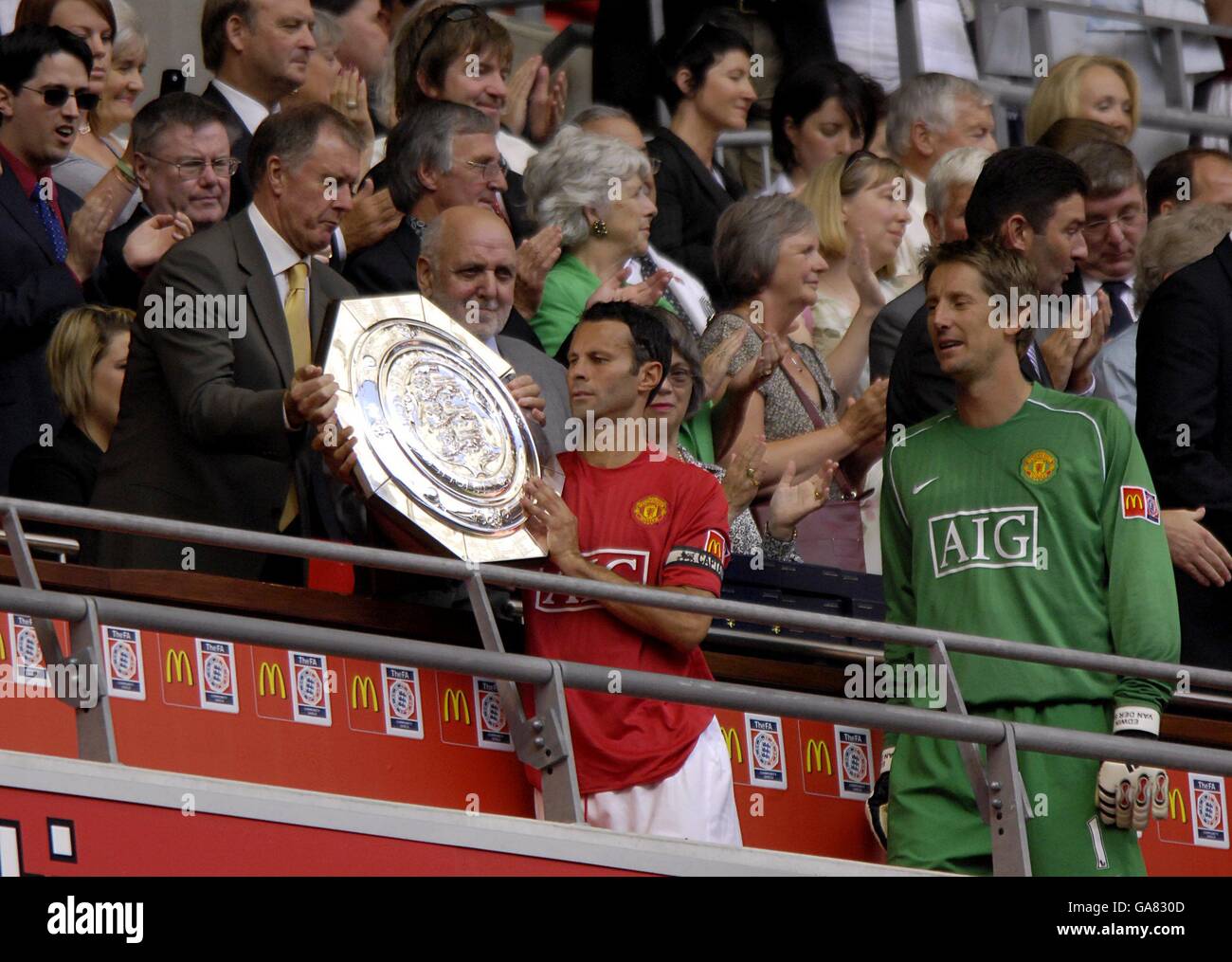 Soccer - Community Shield - Chelsea v Manchester United - Wembley ...