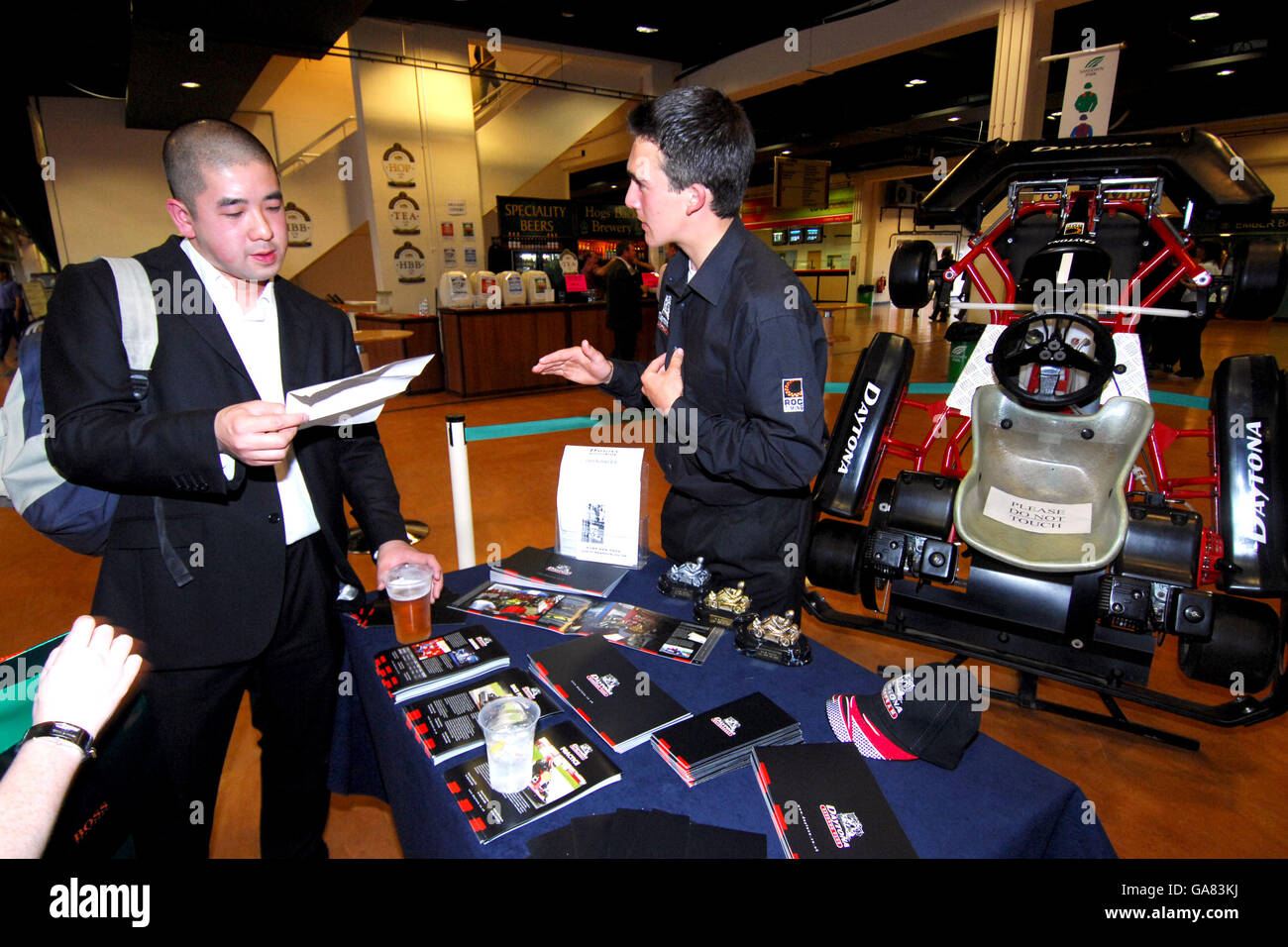 Horse Racing - PFA & Elmbridge Night - Sandown Park Stock Photo - Alamy