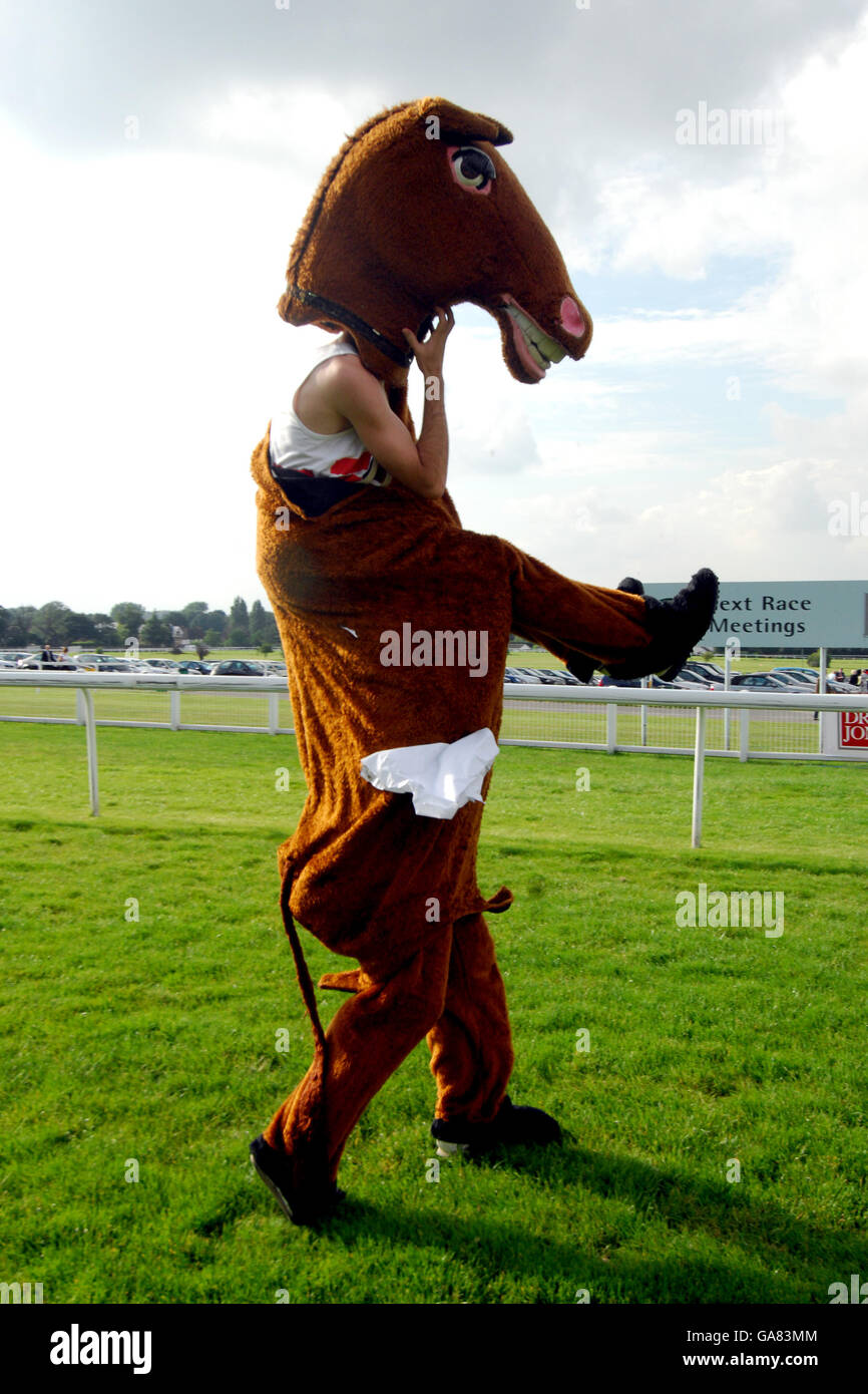 Horse Racing - PFA & Elmbridge Night - Sandown Park Stock Photo - Alamy