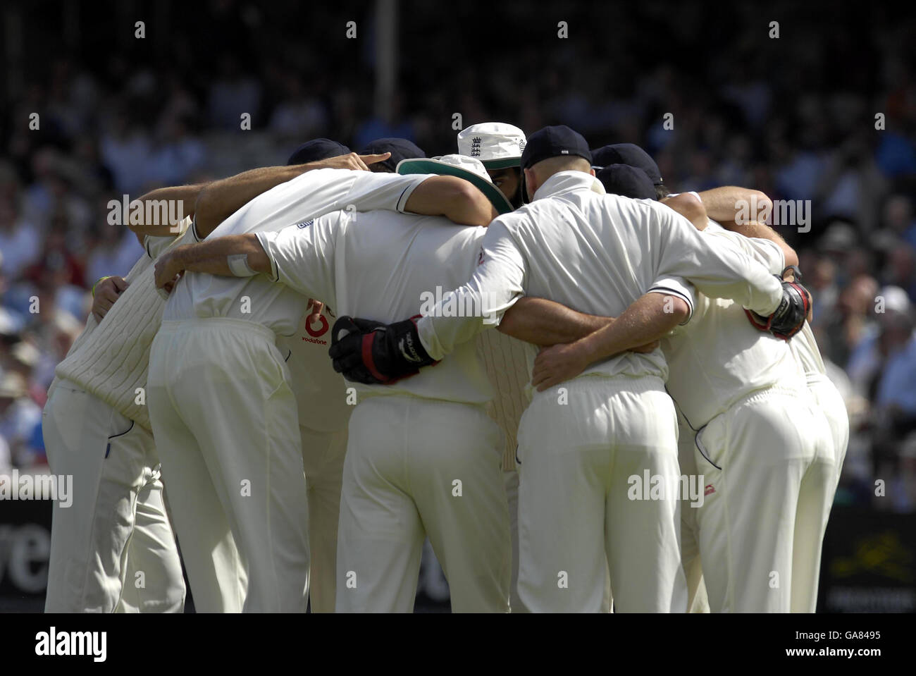 Cricket team india huddle hi-res stock photography and images - Alamy