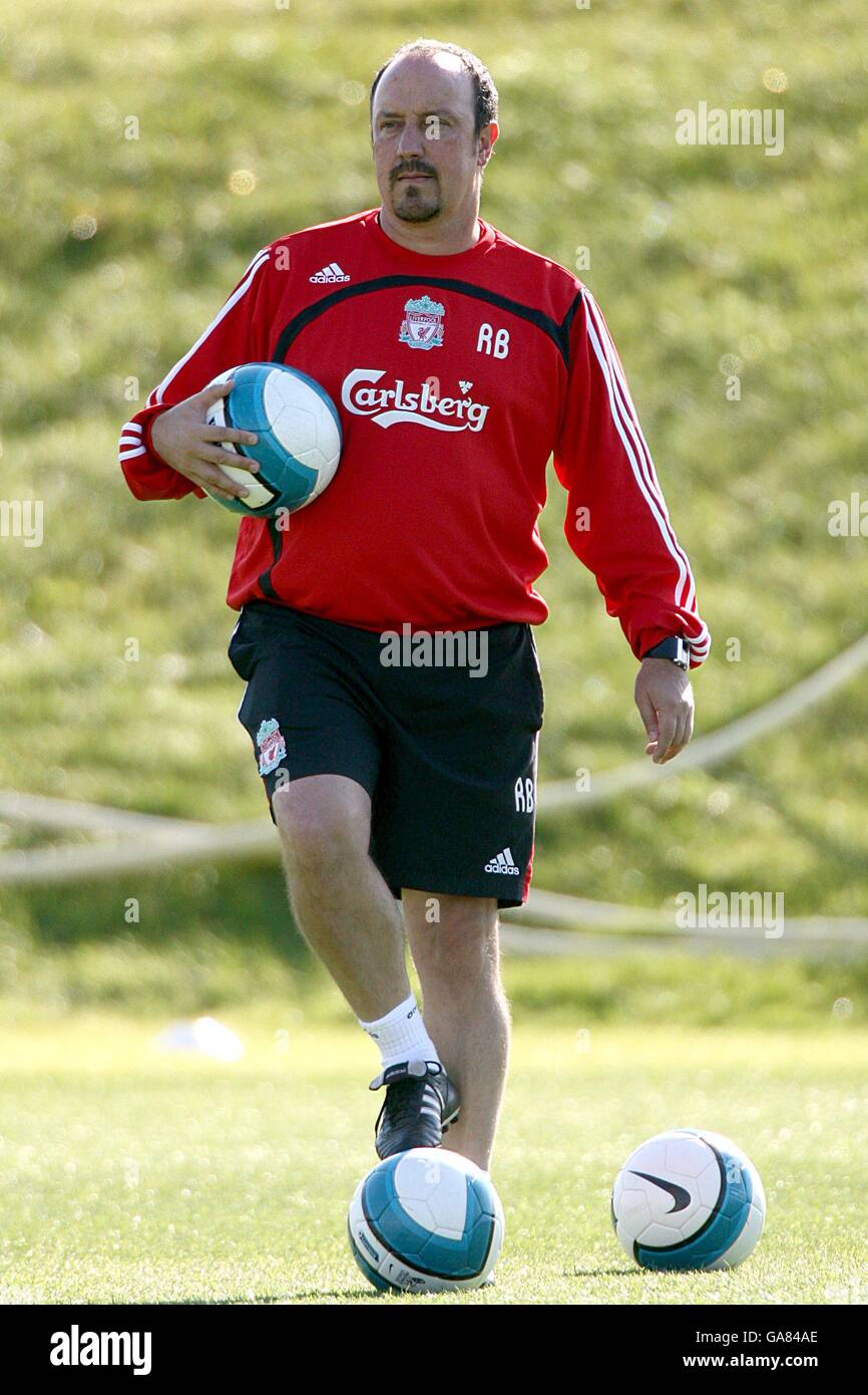 Football full length soccer liverpool hi-res stock photography and ...