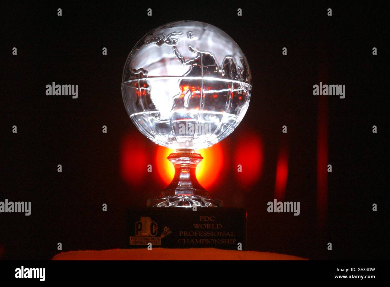 Darts - 2002 Skol World Championships - Purfleet Stock Photo - Alamy