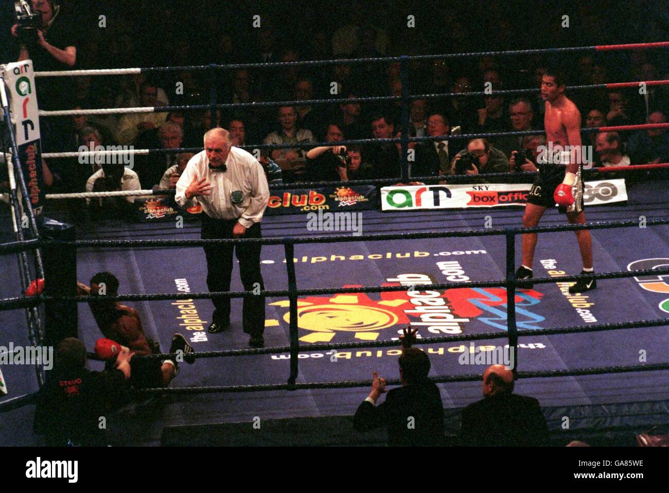 Steve robinson boxing hi-res stock photography and images - Alamy