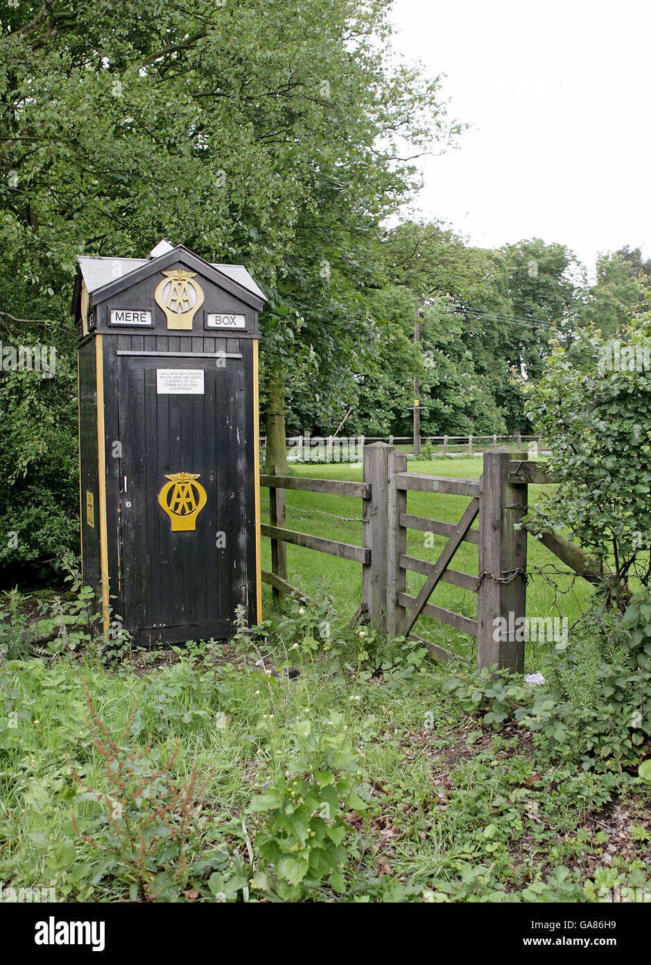 Quintessentially_english hi-res stock photography and images - Alamy