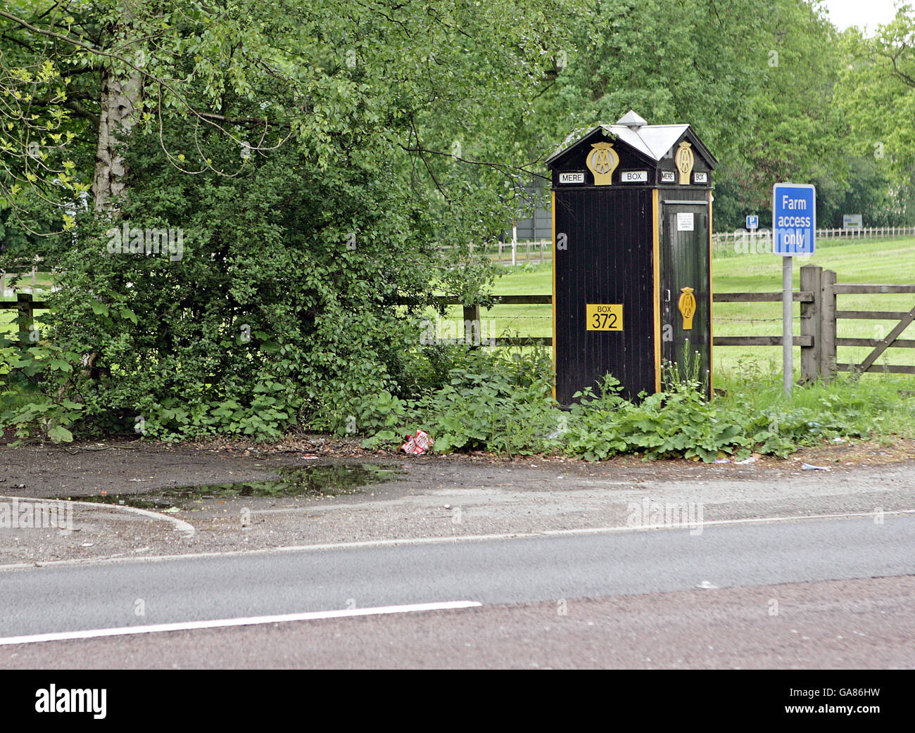 Quintessentially_english hi-res stock photography and images - Alamy