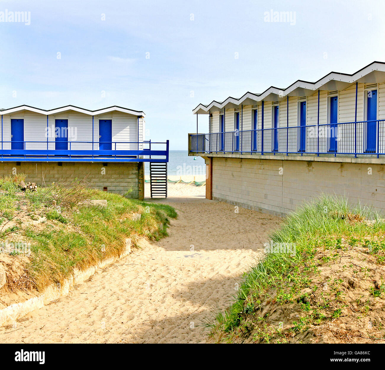 Beach huts at Sandbanks in Poole, Dorset Stock Photo - Alamy
