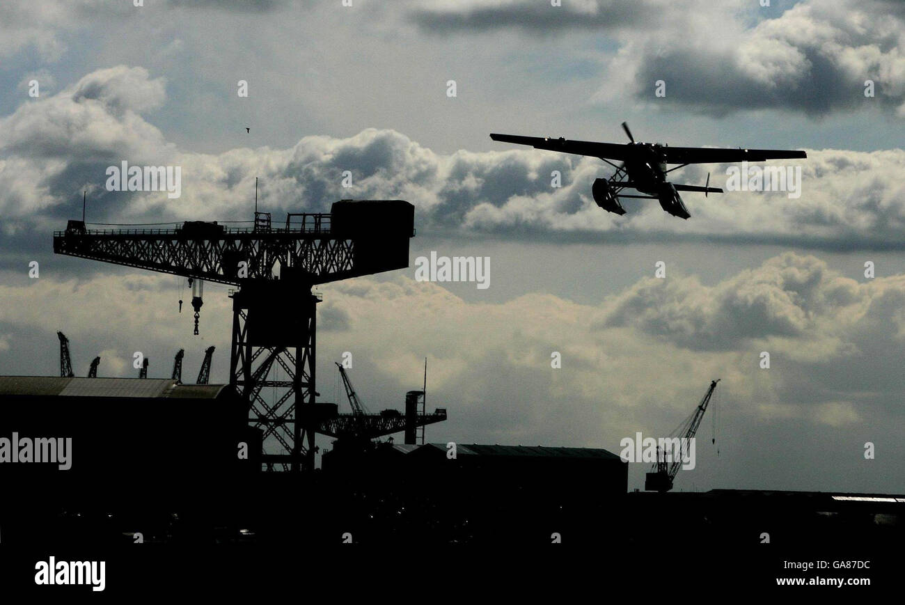 Europe's first city centre seaplane, the Cessna 208, flies over the ...