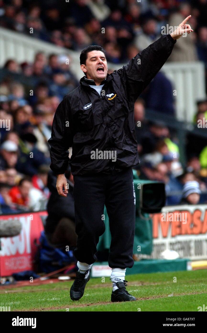 Derby County's new manager John Gregory points the way forward during ...