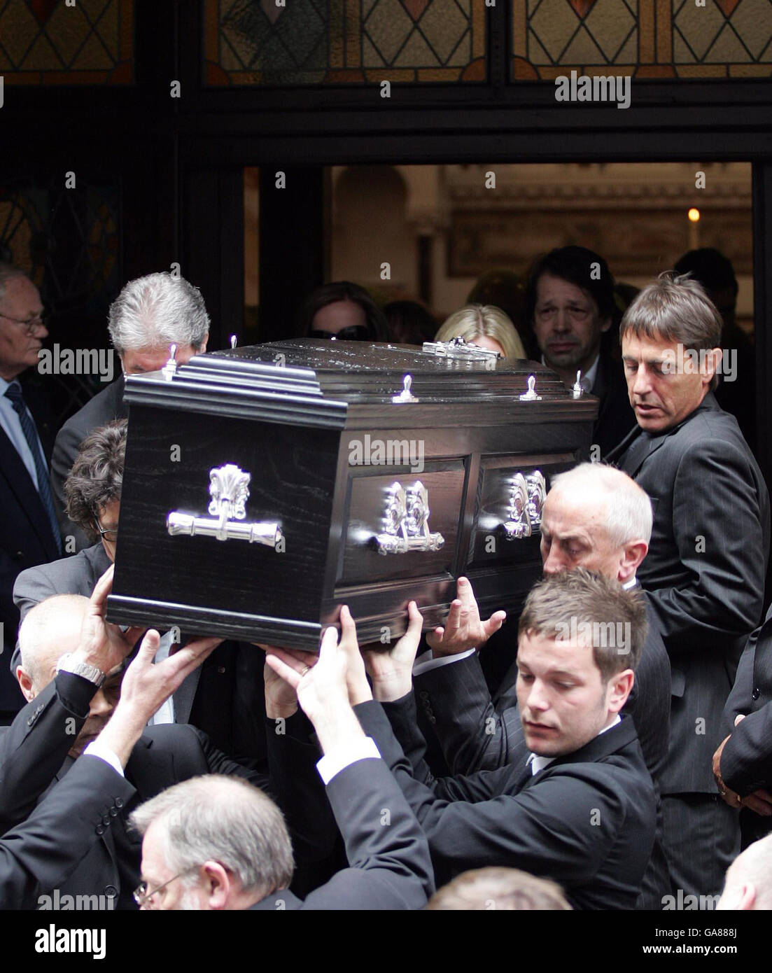Tony Wilson Funeral - Manchester Stock Photo: 109590898 - Alamy Tony Wilson Funeral - Manchester Stock Photo: 109590898 - Alamy