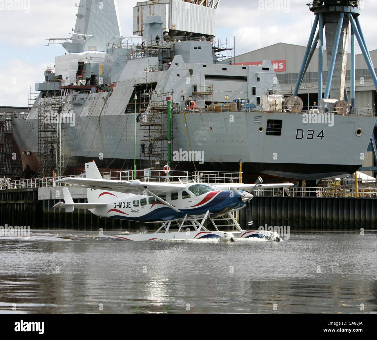 Europes first city centre seaplane hi-res stock photography and images ...