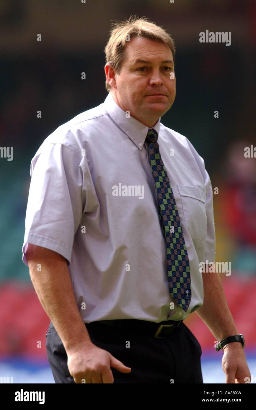 New Wales coach Steve Hanson before their game against France Stock ...