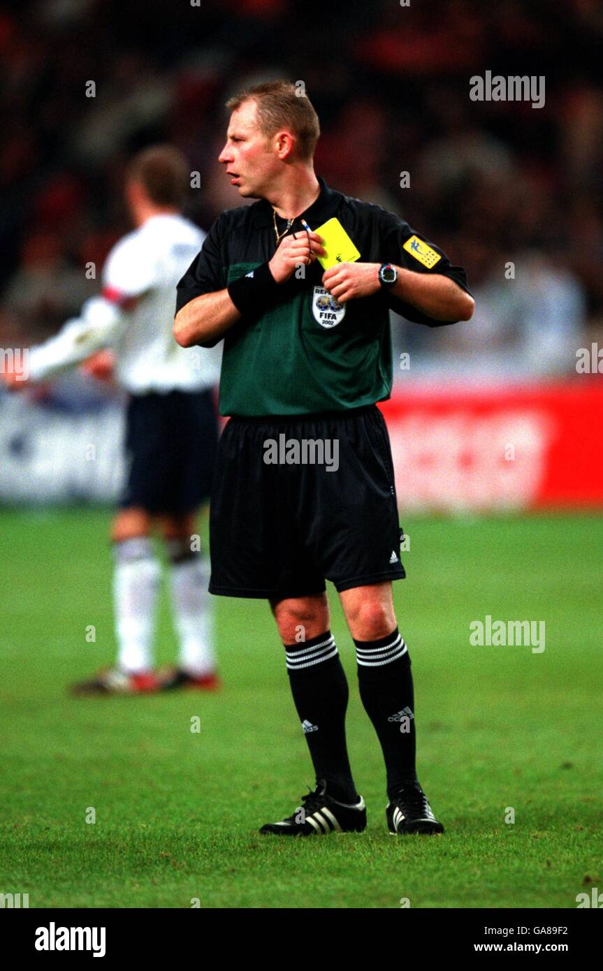 Football referee pocket hi-res stock photography and images - Alamy