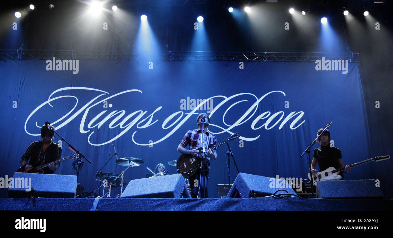 Carling Reading Festival 2007. Kings of Leon performing on the Main ...