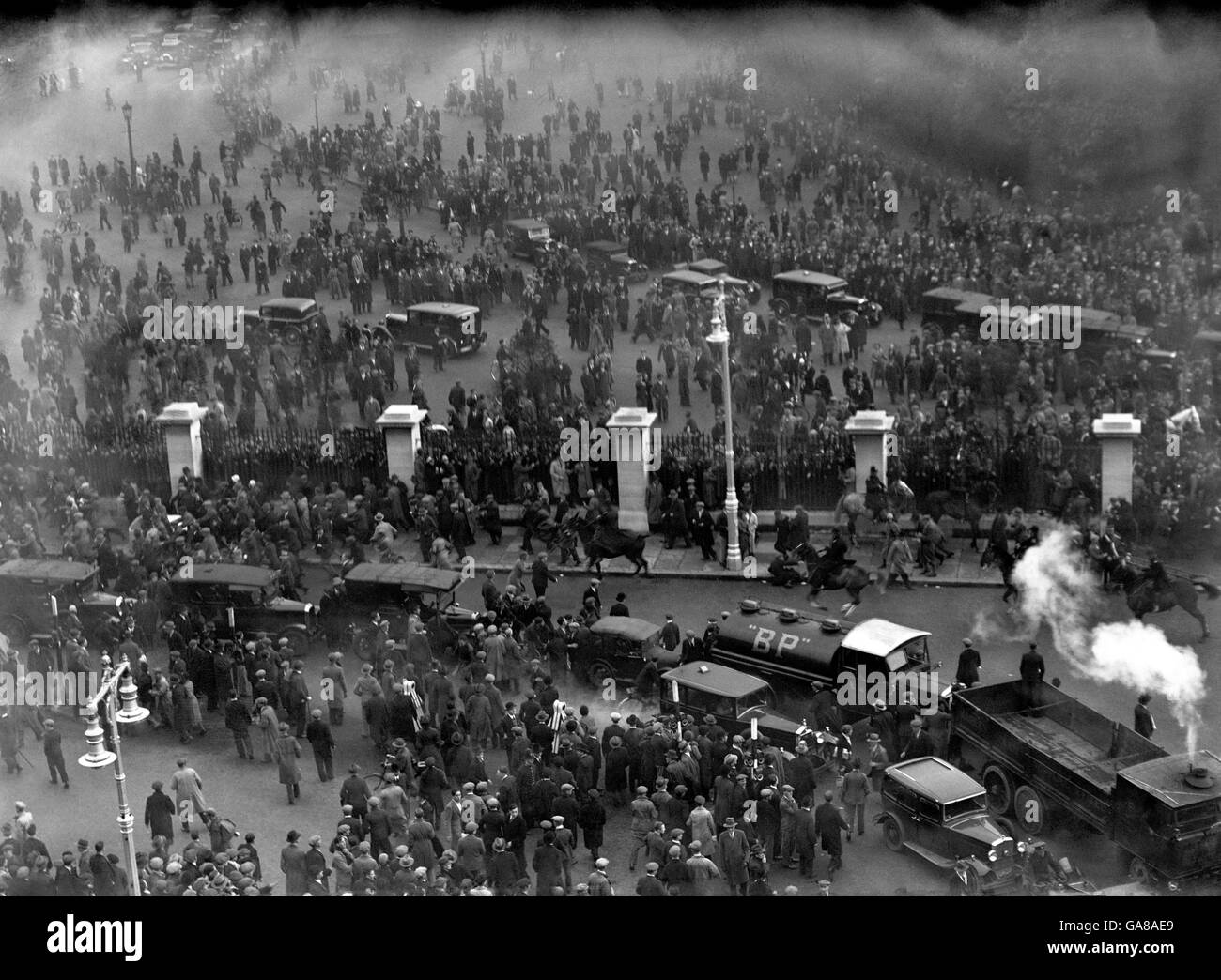 Mounted park police Black and White Stock Photos & Images - Alamy