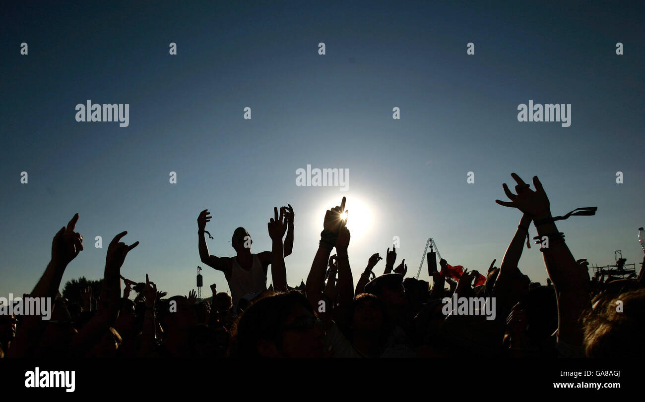The crowd at the 2007 Carling Reading Festival in Reading, Berkshire ...