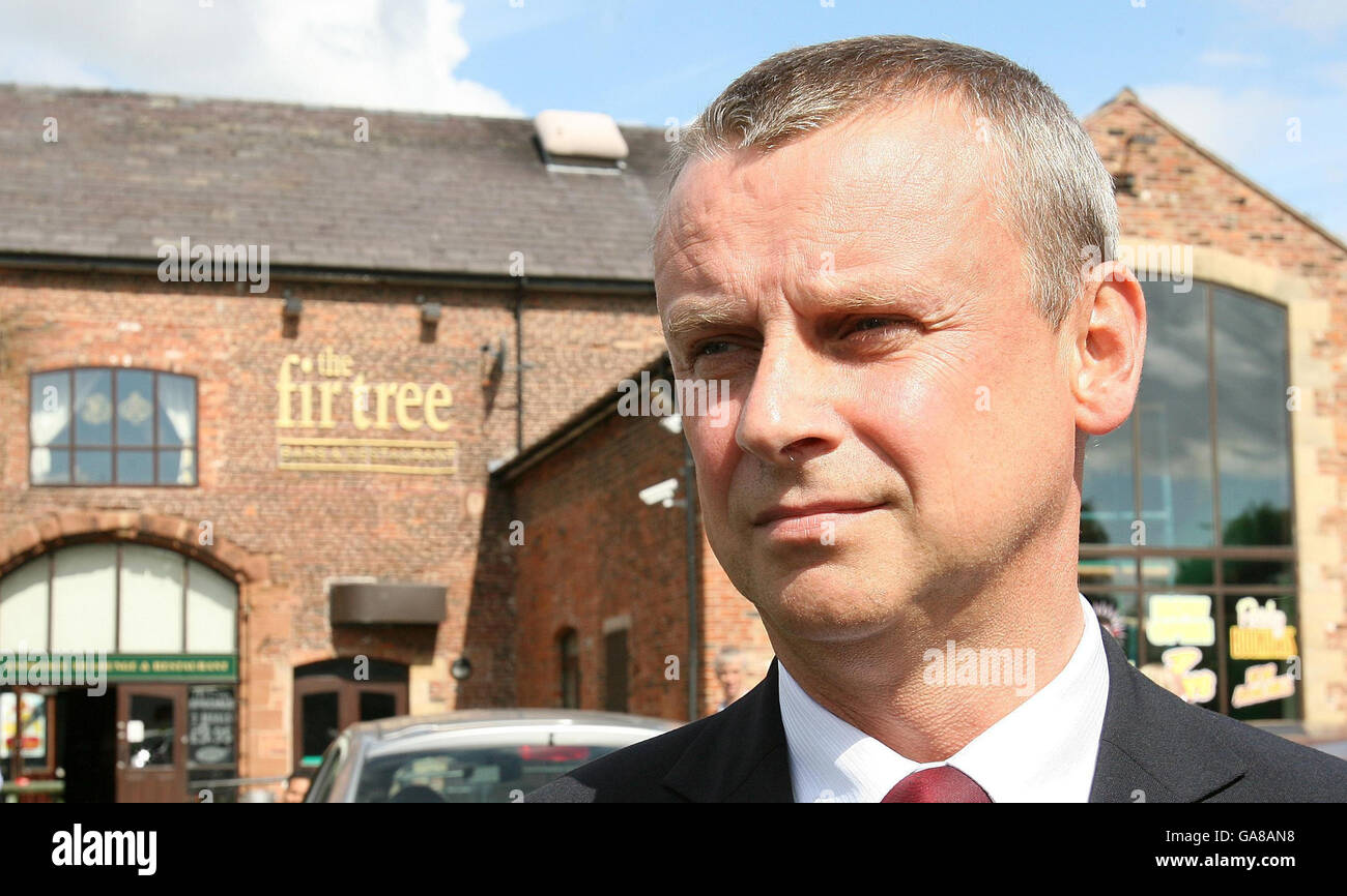 Detective superintendent dave kelly hi-res stock photography and images ...