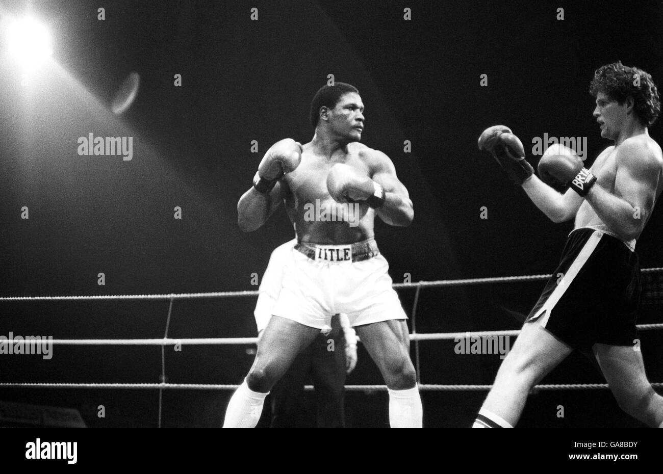 Boxing - Heavyweight - Trevor Berbick v Mark Lee Stock Photo - Alamy