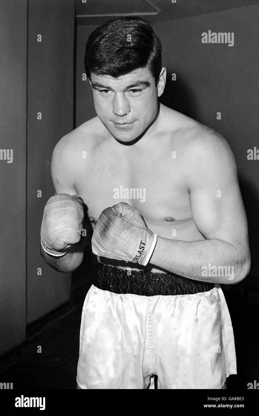 Boxing poses Black and White Stock Photos & Images - Alamy