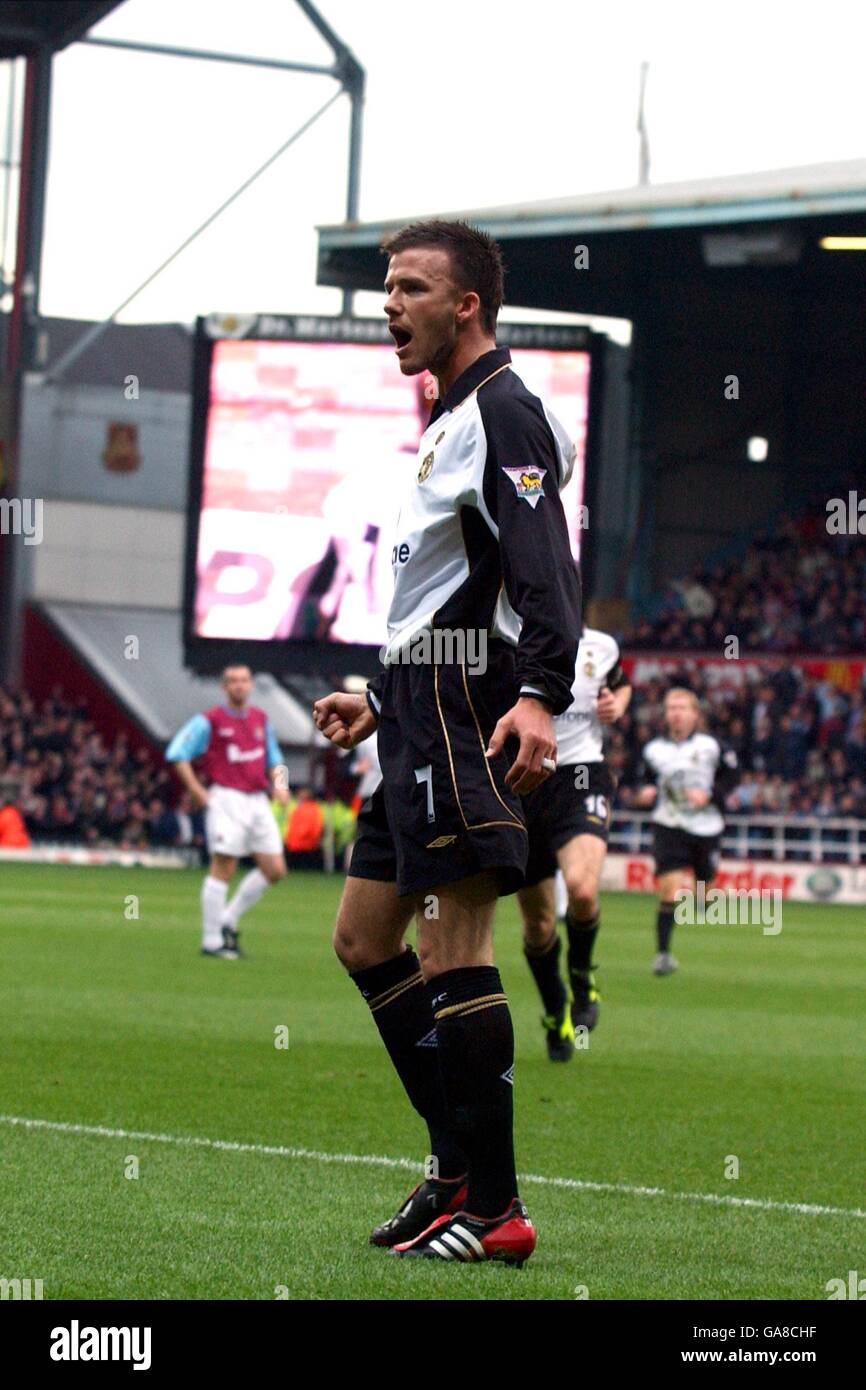 Manchester uniteds david beckham celebrates hi-res stock photography ...