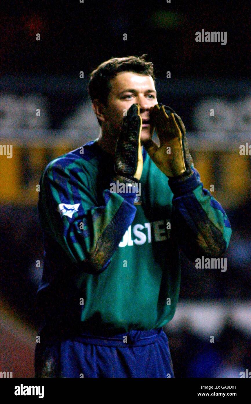 Tottenham hotspur goalkeeper neil sullivan hi-res stock photography and ...