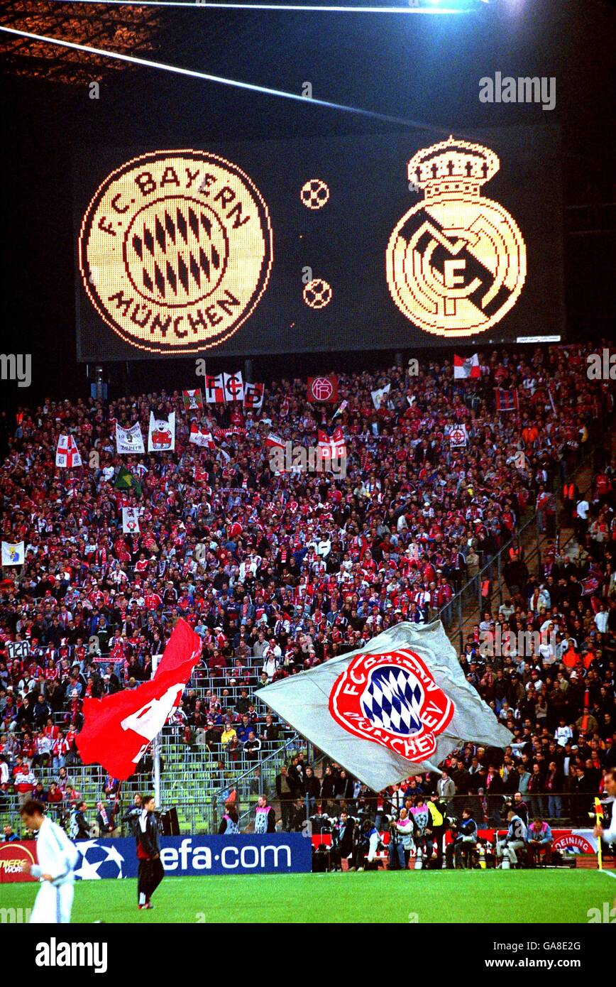 The scoreboard displays the badges of both clubs hi-res stock ...