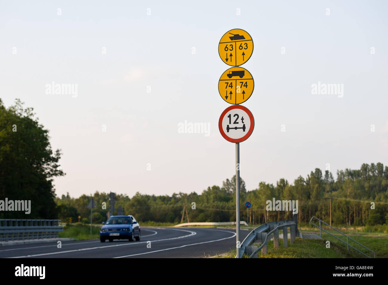 Army military sign tank High Resolution Stock Photography and Images ...