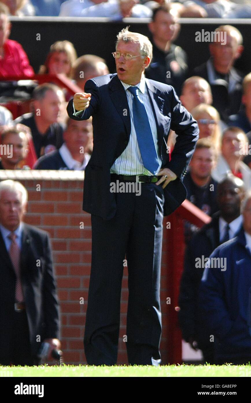 Manchester uniteds alex ferguson hi-res stock photography and images ...