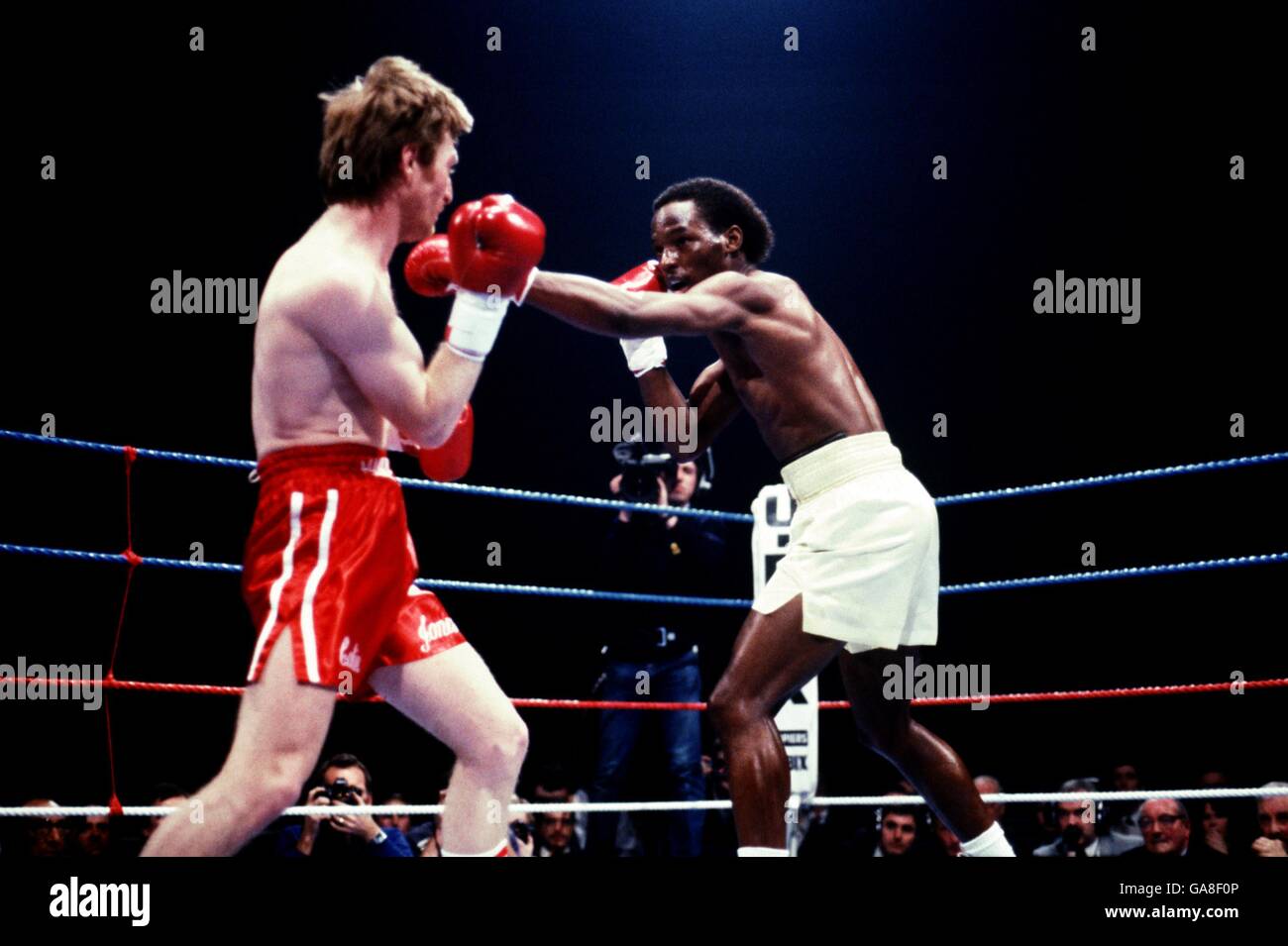 Boxing - World Welterweight Championship - Don Curry v Colin Jones ...