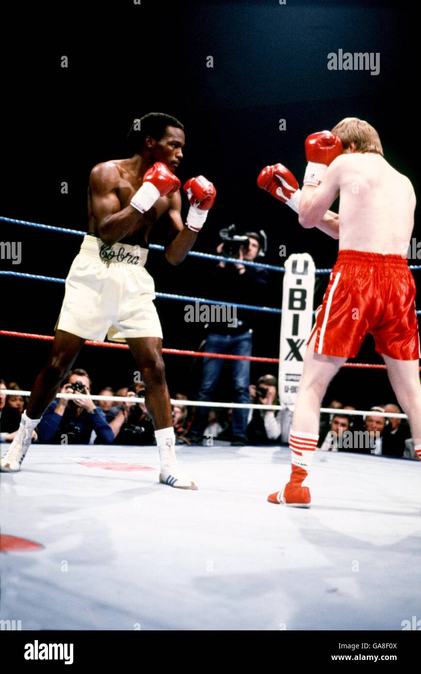 Boxing - World Welterweight Championship - Don Curry v Colin Jones ...