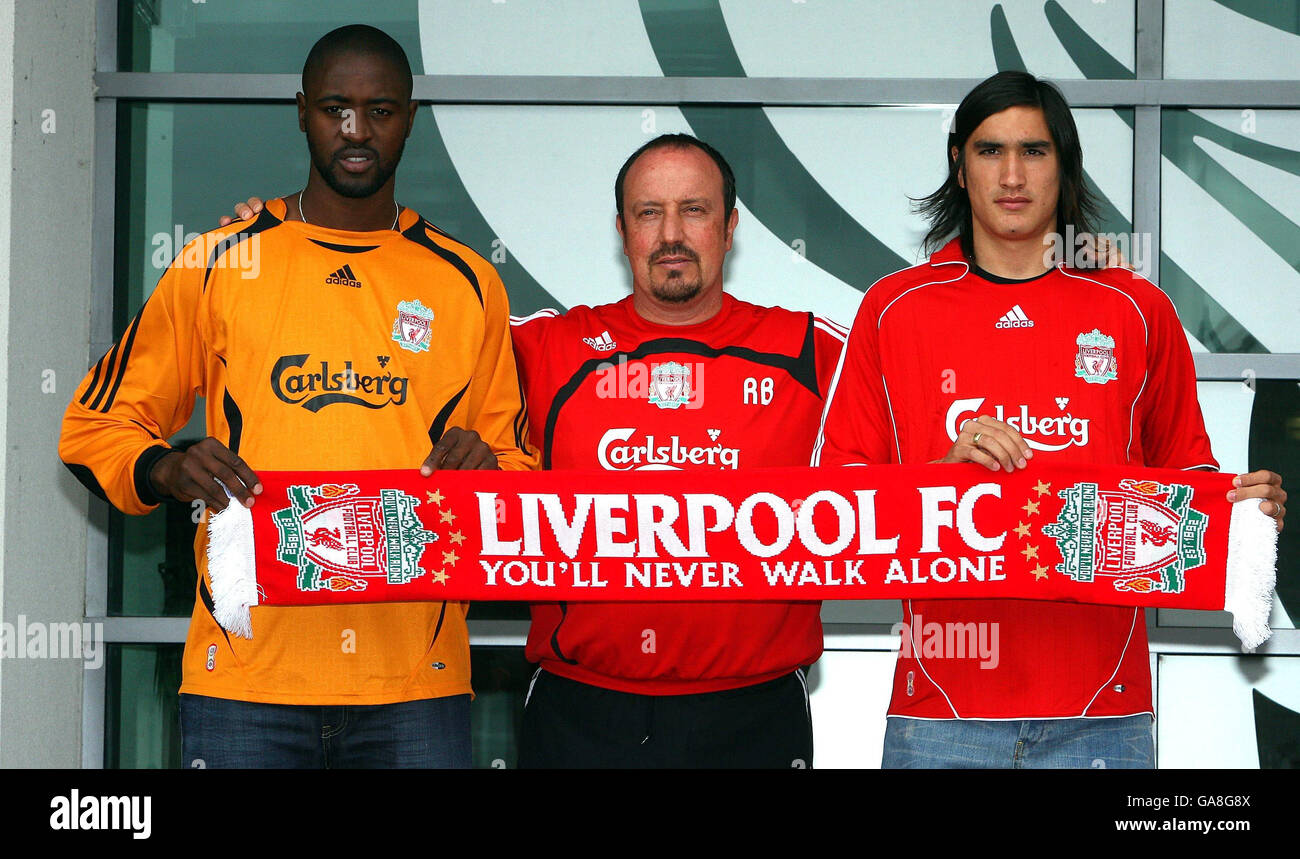 Liverpool fc logo hi-res stock photography and images - Alamy