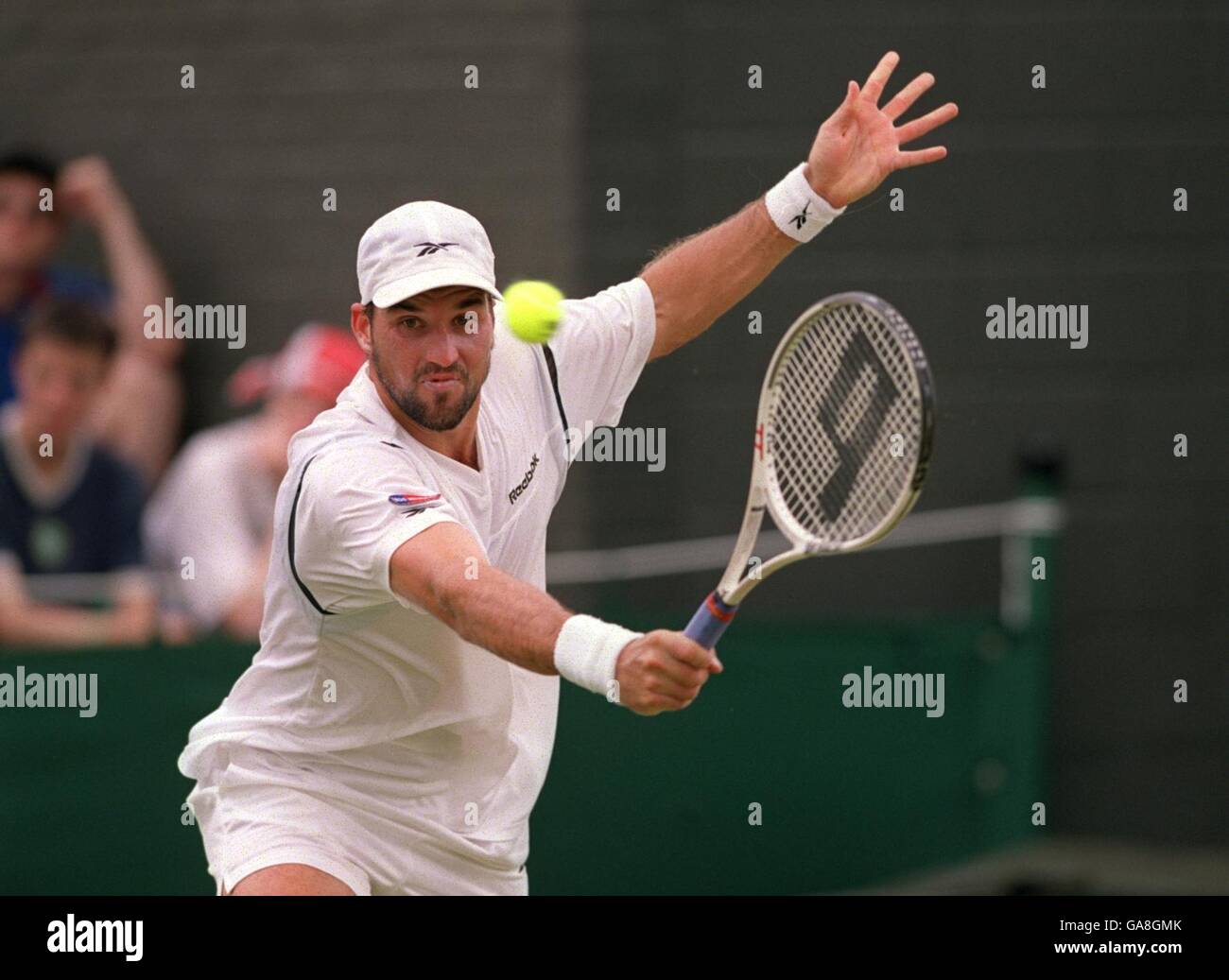 Wimbledon rafter action hi-res stock photography and images - Alamy