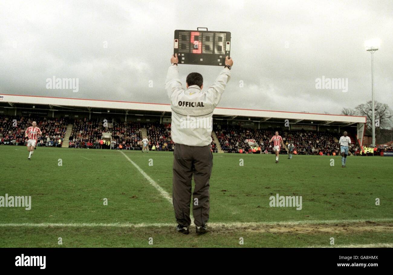 Fourth official board hi-res stock photography and images - Alamy