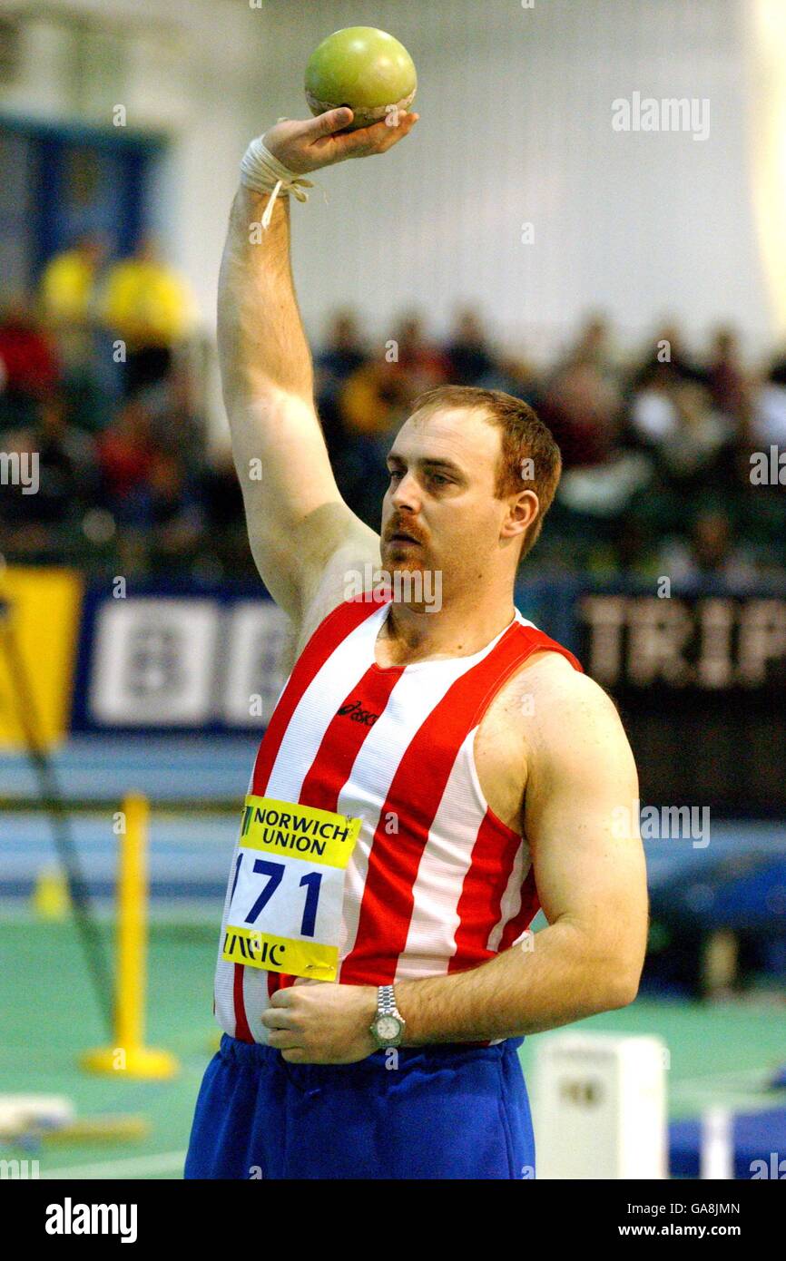 Gary sollitt competes in the mens shot put hi-res stock photography and ...