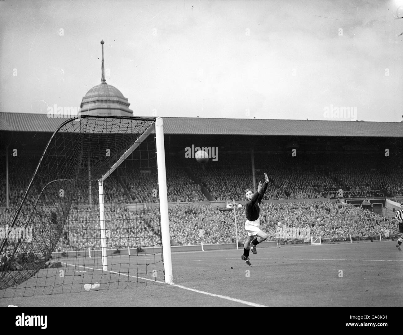 Blackpool goalkeeper george farm in action hi-res stock photography and ...