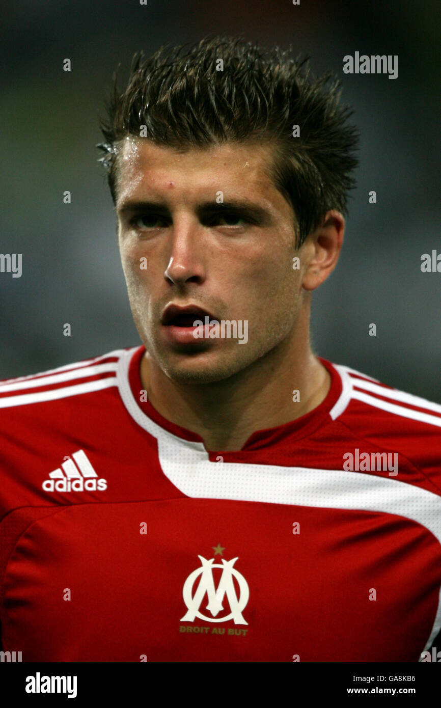 Marseille goalkeeper cedric carrasso hi-res stock photography and ...