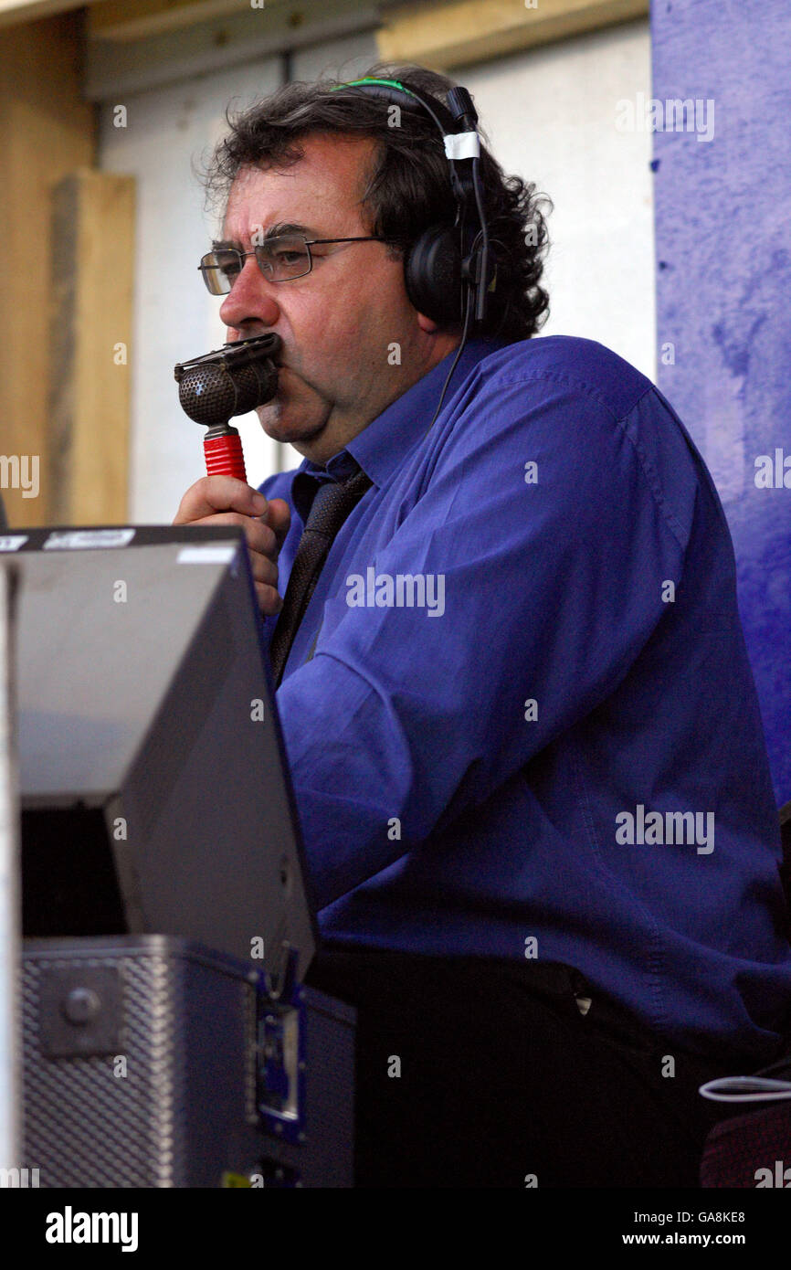 Jonathan pearce bbc hi-res stock photography and images - Alamy