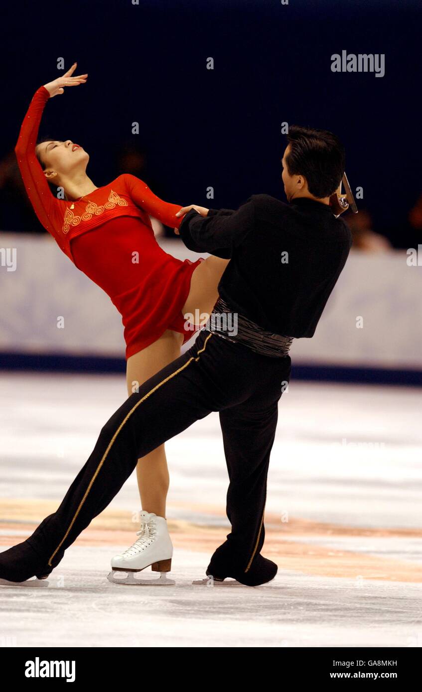 China's Xue Shen and partner Hongbo Zhao on their way to winning a ...