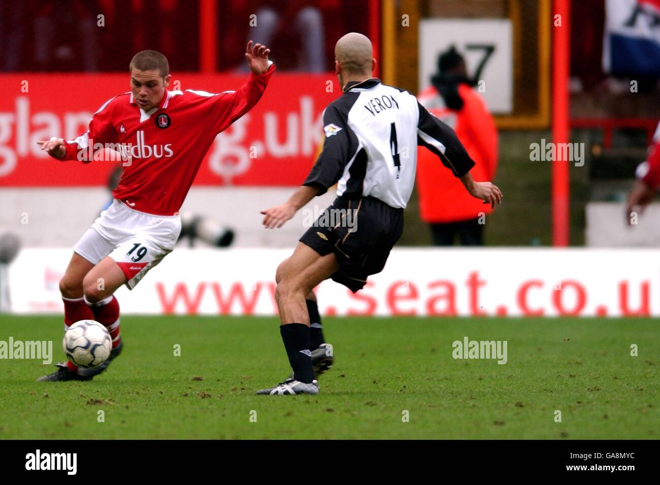 Charlton athletics luke young l hi-res stock photography and images - Alamy