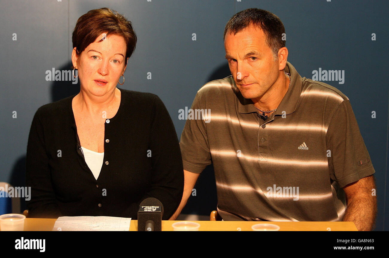 Stephen and Melanie Jones, the parents of 11-year-old Rhys Jones ...