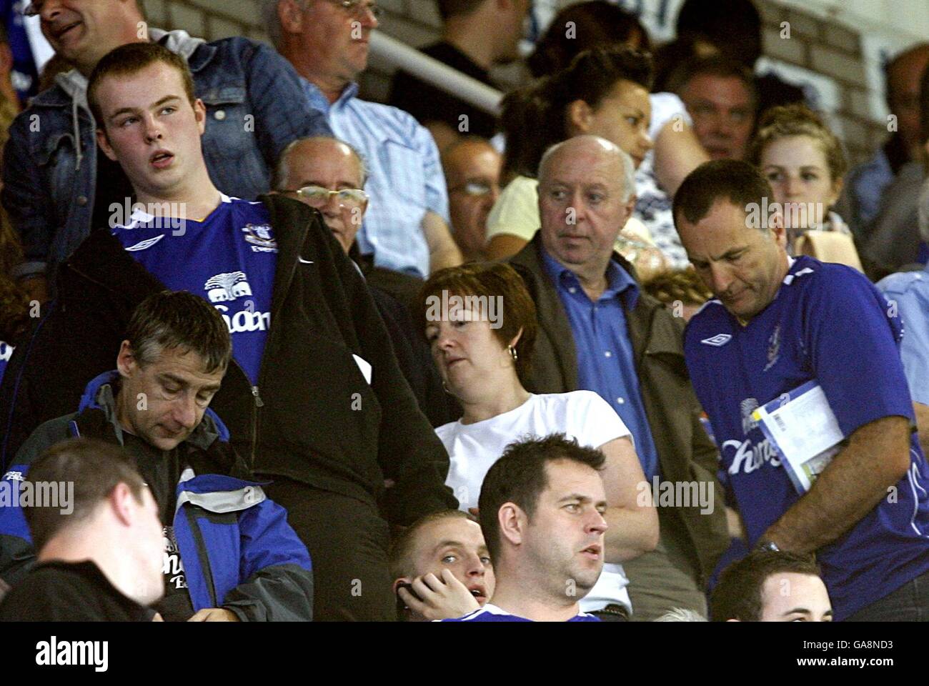 Family of murdered 11 year old Rhys Jones, mother Melanie and father ...