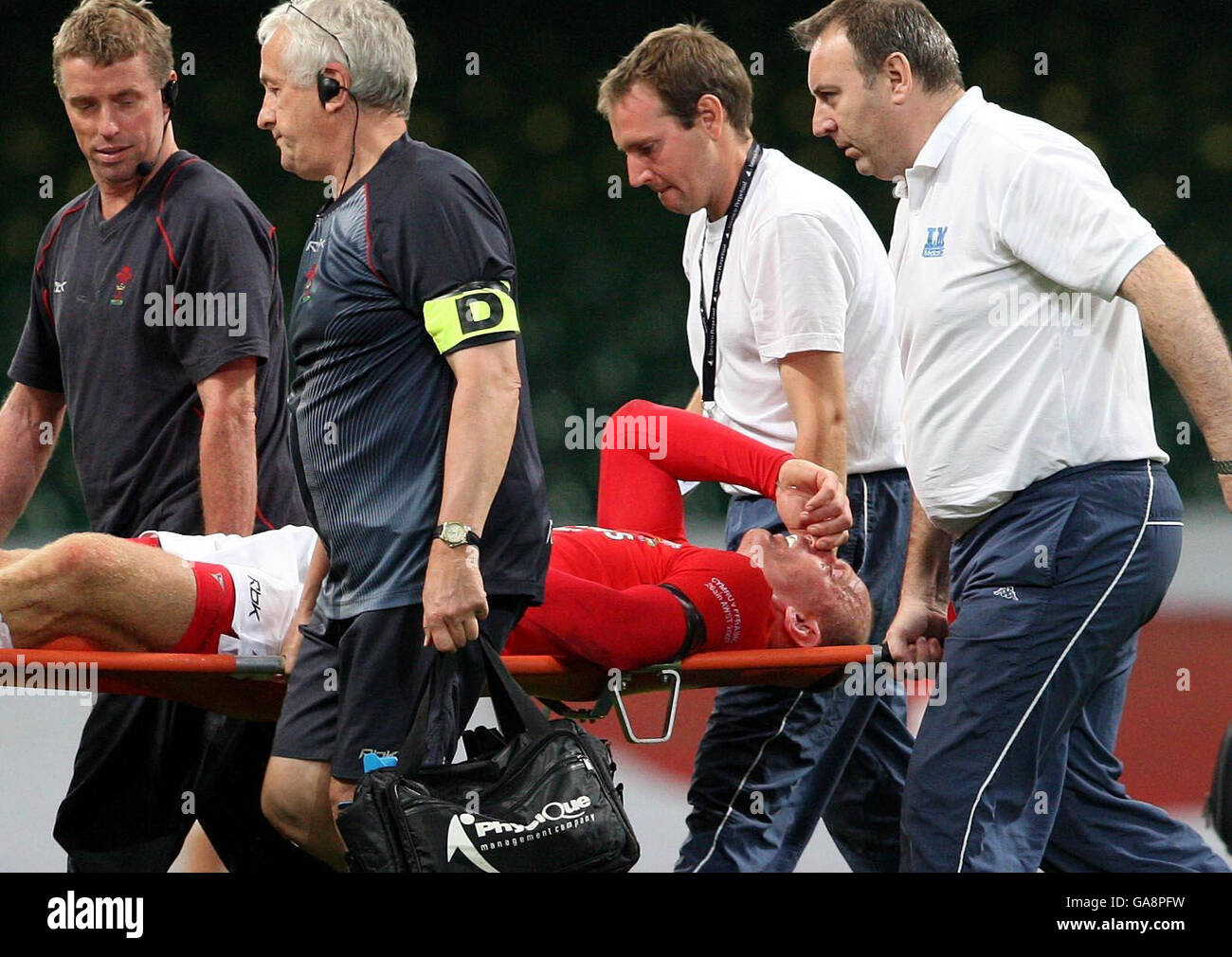 Stretchered off stretcher hi-res stock photography and images - Alamy