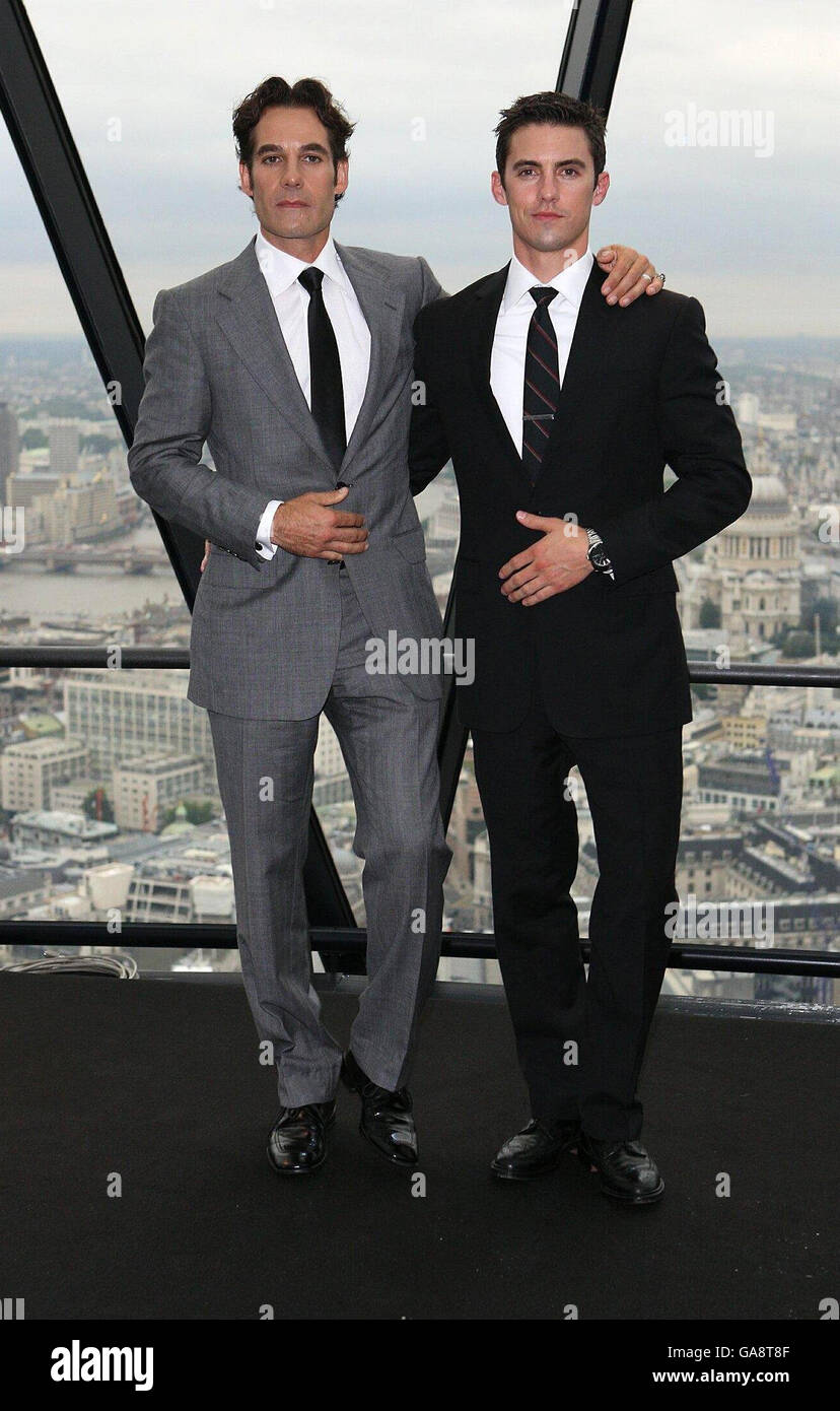 Left right adrian pasdar plays nathan petrelli hi-res stock photography ...