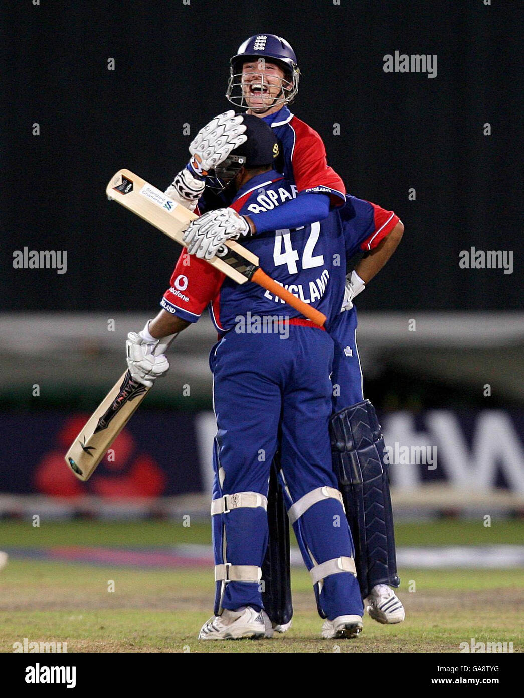 England's Stuart Broad celebrates hitting the winning runs with Ravi ...