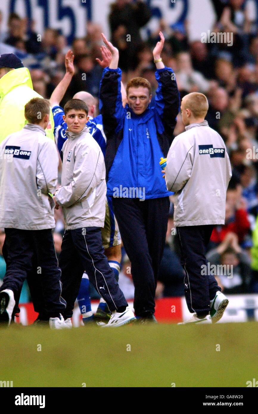 Goodison park crowd hi-res stock photography and images - Alamy