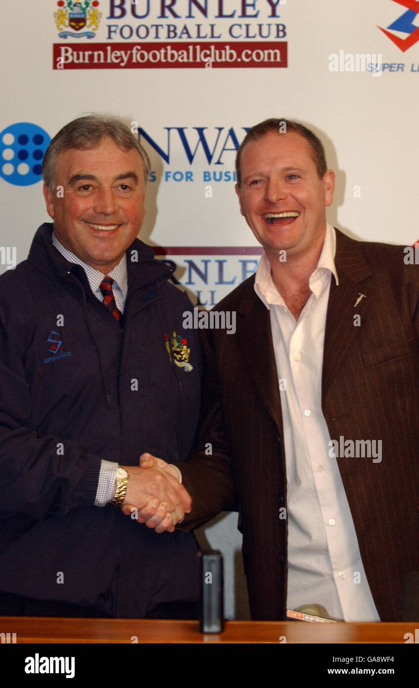 Burnley's manager Stan Ternent and new signing Paul Gascoigne shake ...