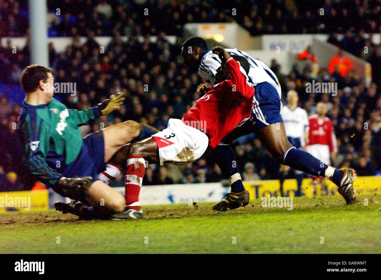 Tottenham hotspur goalkeeper neil sullivan hi-res stock photography and ...