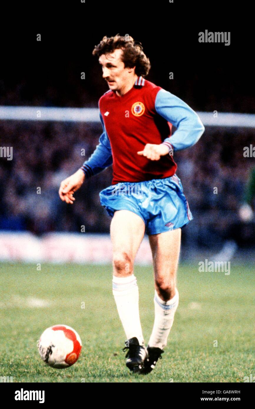 Des bremner aston villa hi-res stock photography and images - Alamy