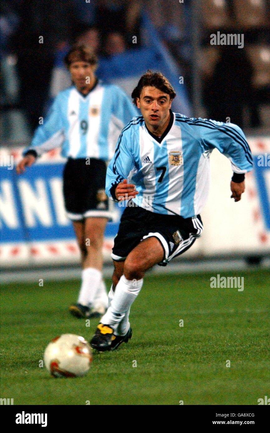 International Soccer - Friendly - Cameroon v Argentina Stock Photo - Alamy