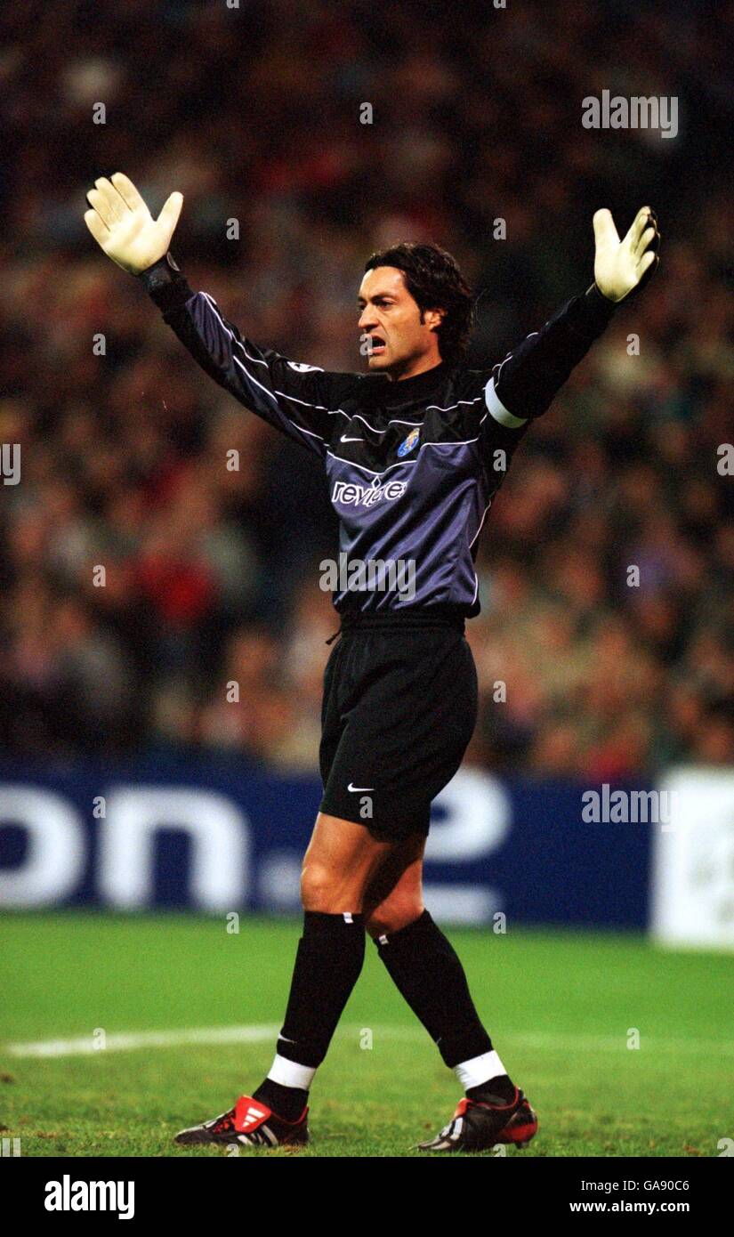 Porto goalkeeper vitor baia hi-res stock photography and images - Alamy